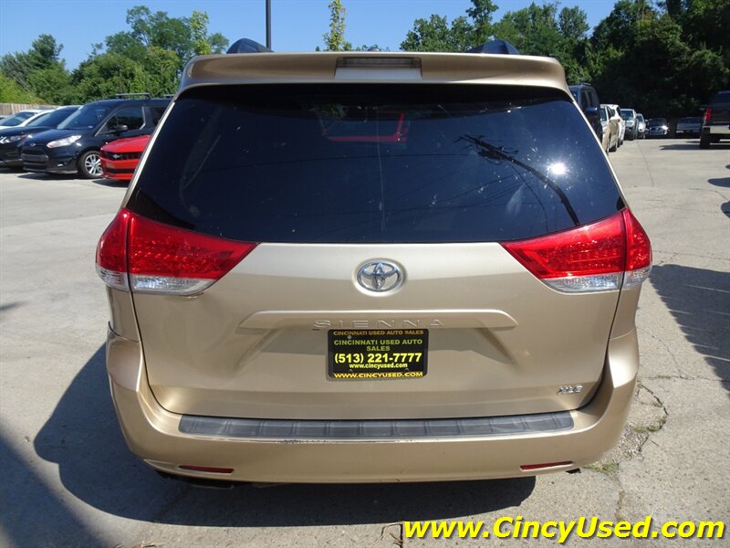 2011 Toyota Sienna XLE 8-Passenger for sale in Cincinnati, OH 3.5L V6 FWD