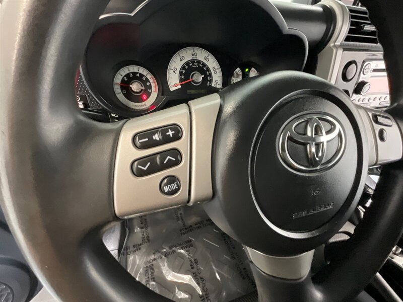 2013 Toyota FJ Cruiser TRD OFF RD 4X4 / V6 / CRAWL CONTROL / RUST FREE ...